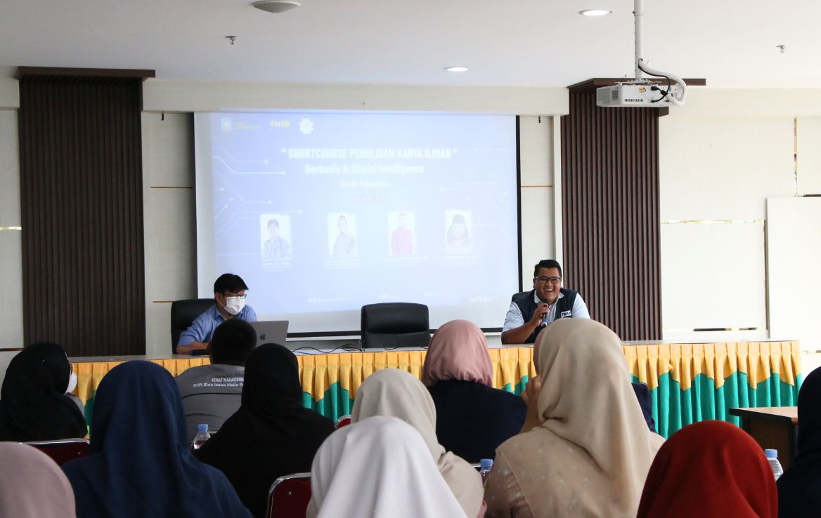 FIAI UII Gelar Short Course Penulisan Berbasis AI - Universitas Islam ...